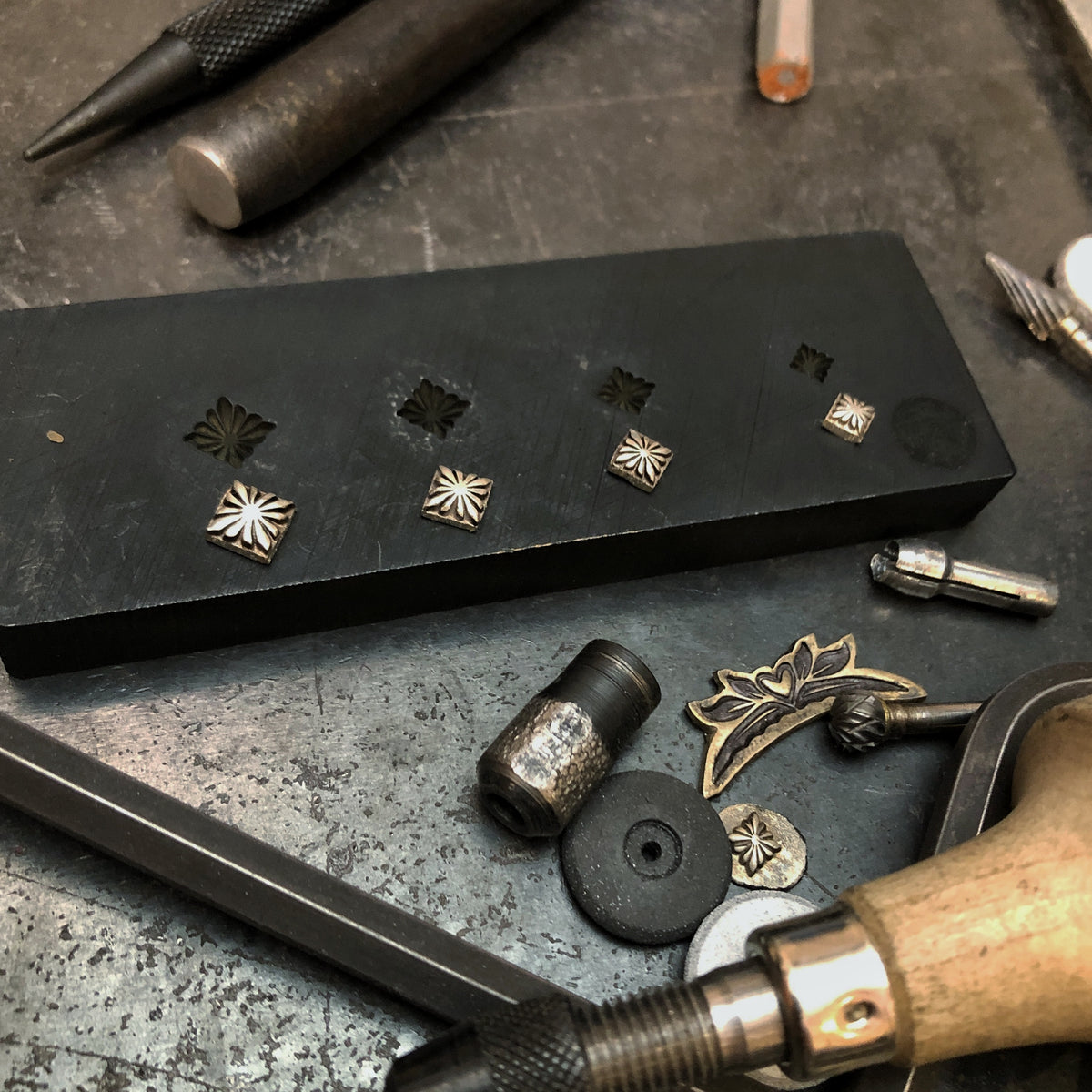 SP05 SQUARE – Silver Lining Metal Stamps