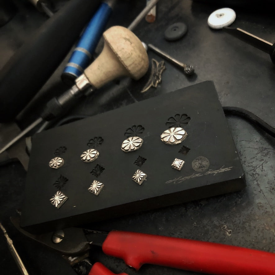 SP208 – Silver Lining Metal Stamps